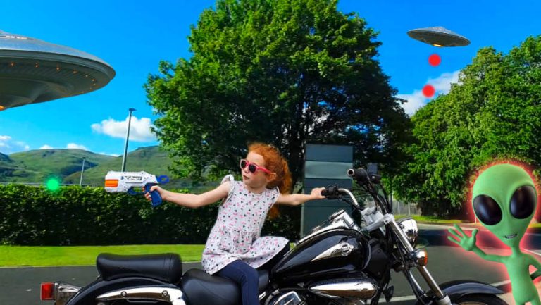 Alien Invasion 👽 Funny Short Film For Kids About An Alien Attack By ...